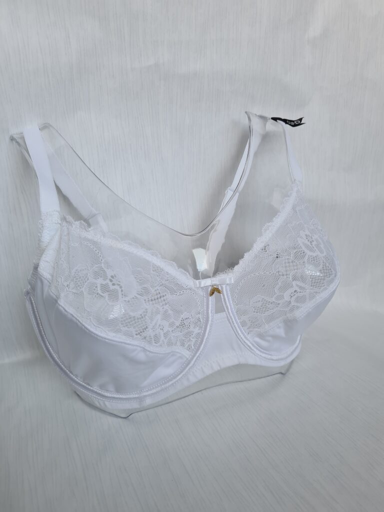 Kauni pitsiga Sassa rinnahoidja - Outlet4You www.outlet4you.ee